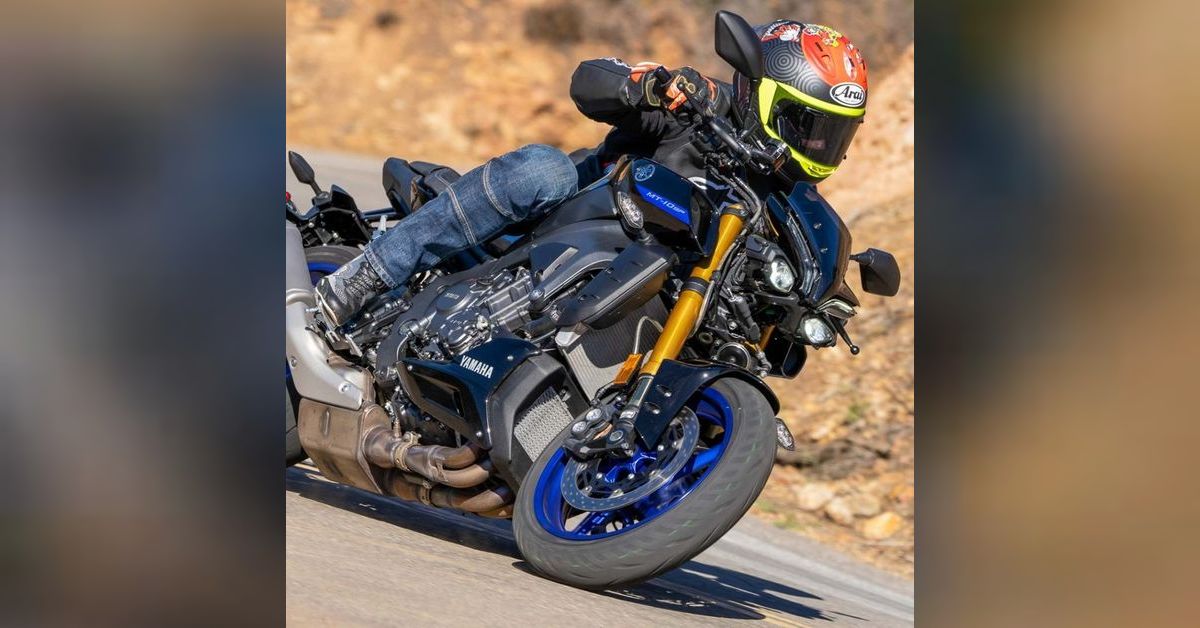 Yamaha MT-10 SP + Val Collins with Teejay Adams | Motos and Friends ...