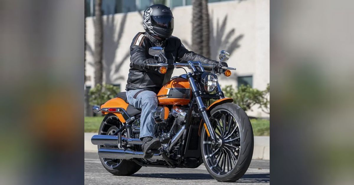 H-D Breakout + Simon Crafar, MotoGP Commentator | Motos and Friends ...