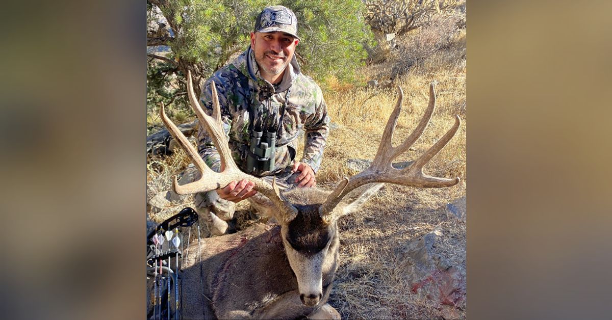 Graylight Hunter Marlon Holden into the mind of a Mule deer hunter ...