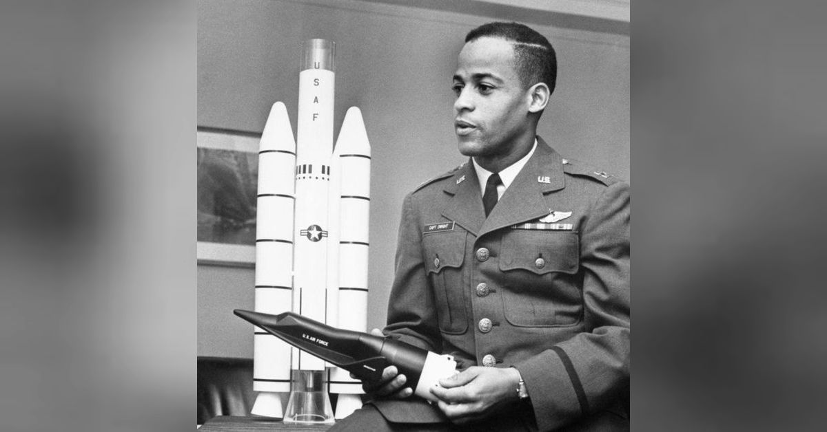 Once Upon A Time In Black History : Edward Dwight | Once Upon A Time In ...