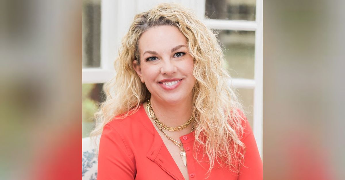 Dr Tina Payne Bryson: The Power of Showing Up - Part 1 | Attachment ...