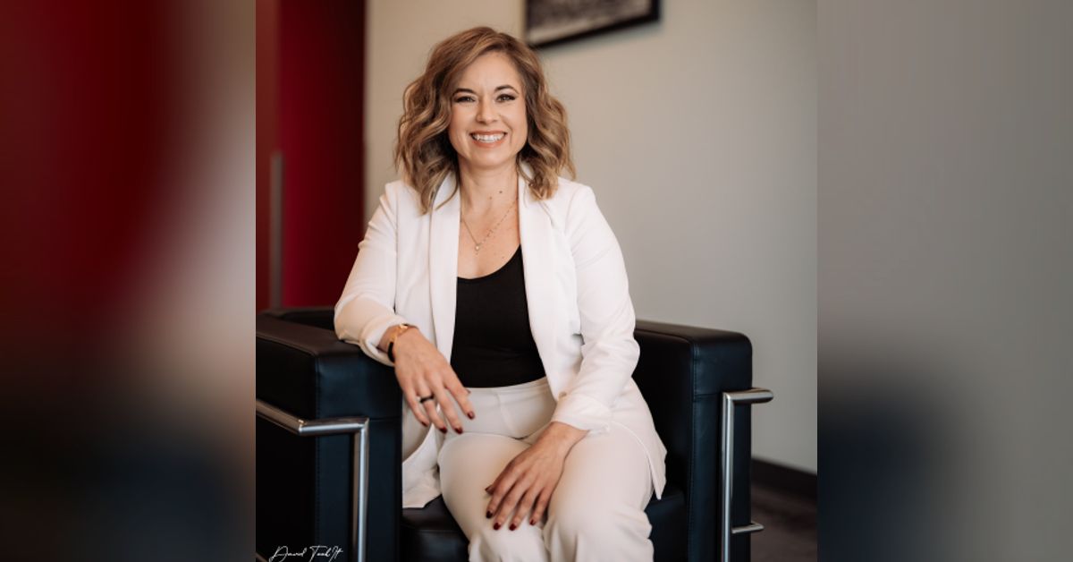 Kari Gonzales - February 7, 2024 - The Extra with Shannon Brinias ...