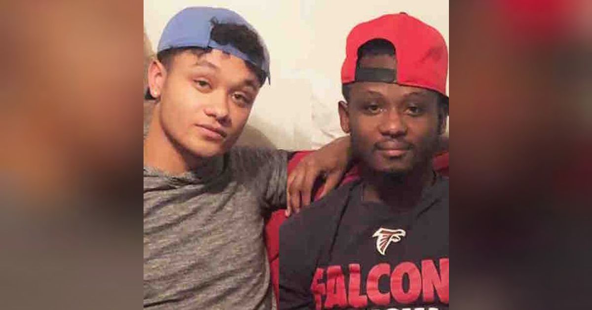 With DNA Test He Finds Long-Lost Brother at His Own College – And They ...