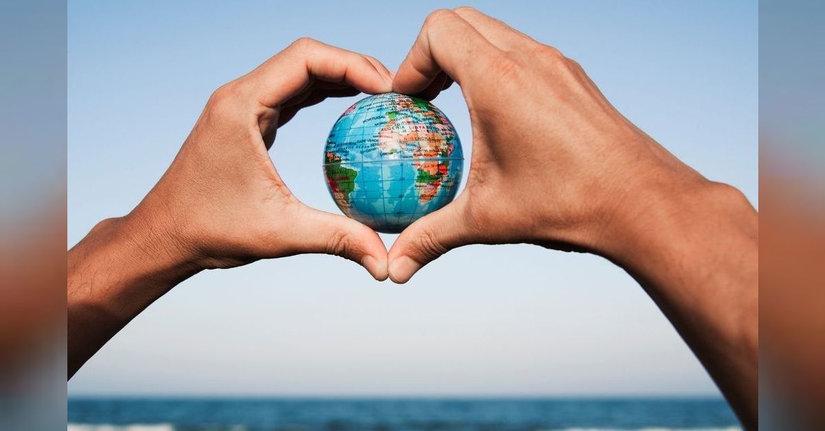 The World is Round | Emuna Beams