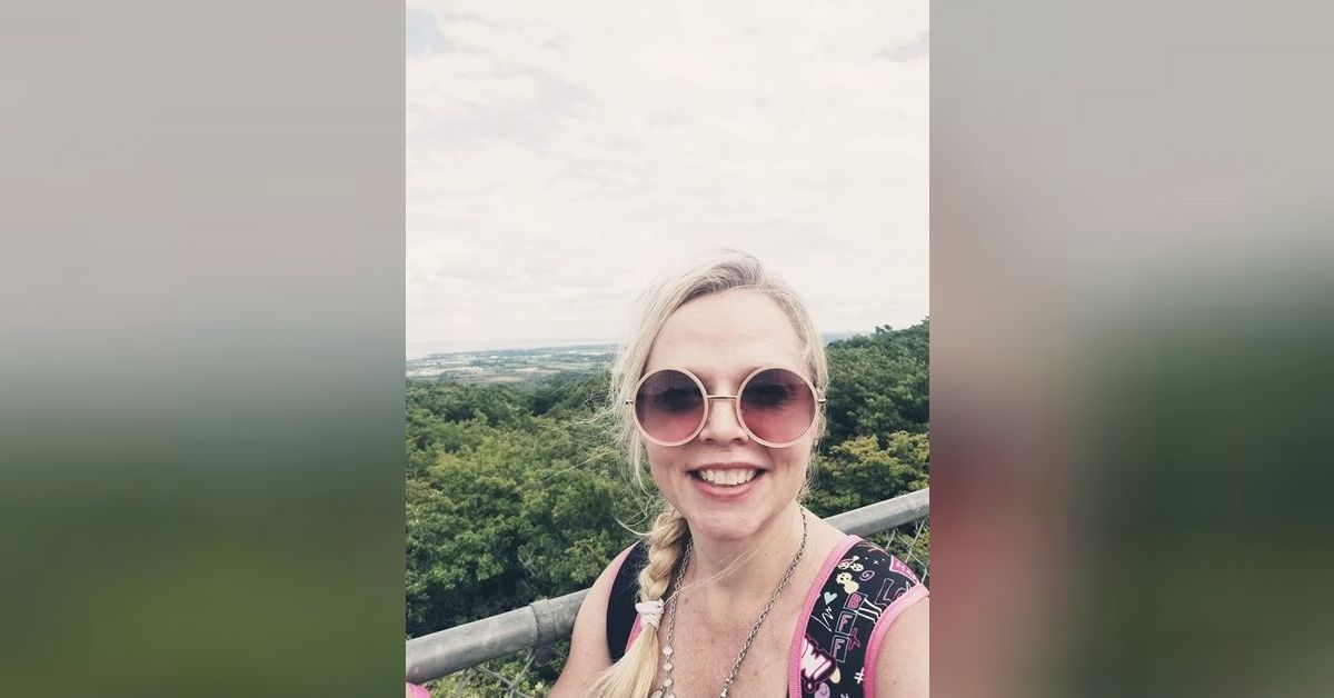 Episode 3 Let's BEE Social!! interview with longtime friend Singer ...