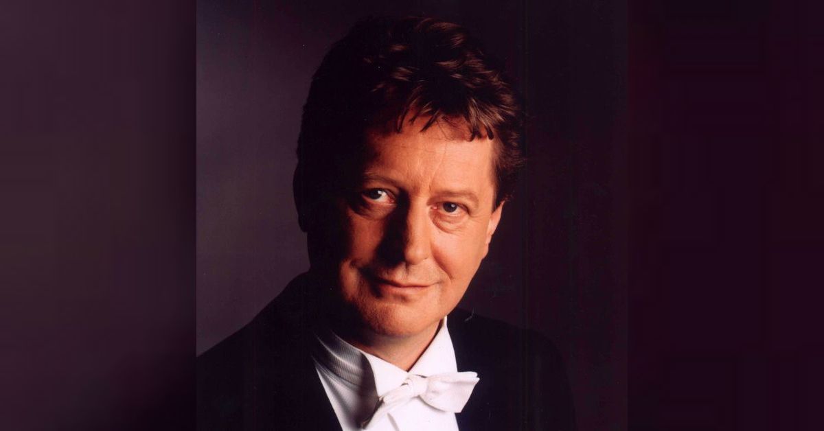 Episode 27 - Barry Wordsworth | a mic on the podium