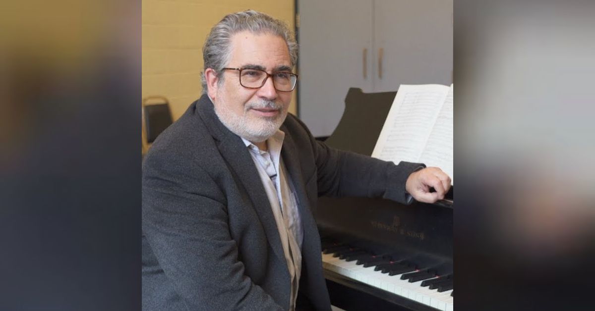 Episode 66 - Carlo Rizzi | a mic on the podium