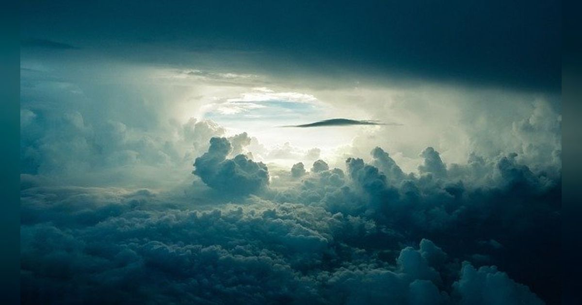 Guided meditation Deep sleep, flying through the clouds, floating ...