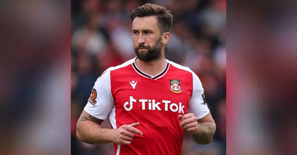 Welcome to Wrexham: Red Dragons #1 in National League – Promotion ...